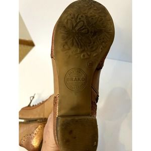 Brako | Shoes | Brako Anatomic Collection Pinky Tan Leather Bootie ...